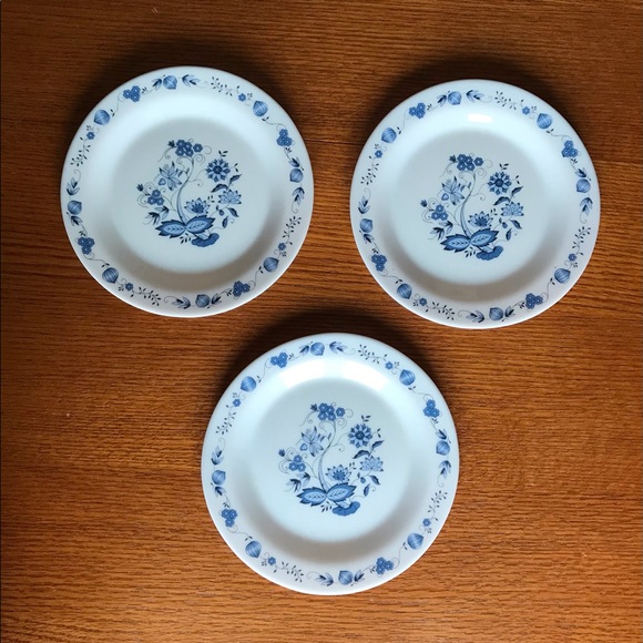 Arcopal | Dining | Arcopal France Blue Onion Plates | Poshmark